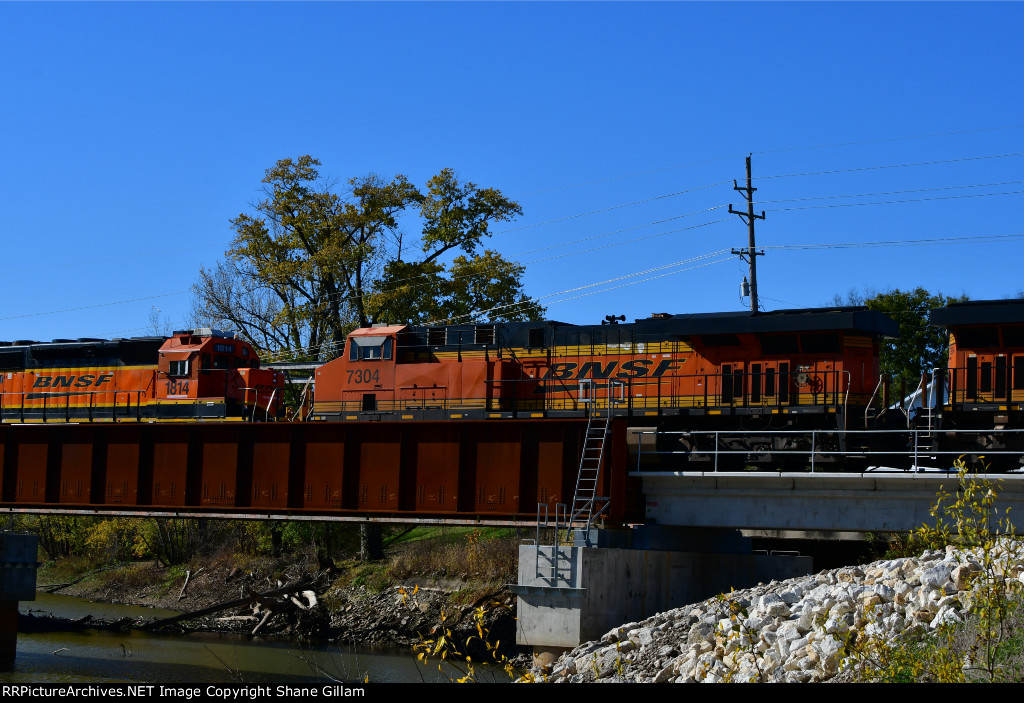 BNSF 7304 Roster shot.